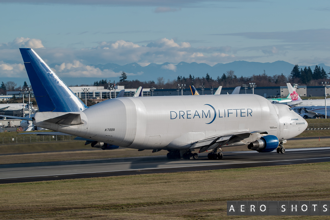 Boeing’s Dreamlifter 747s At Paine Field – Photos & Loading Video ...